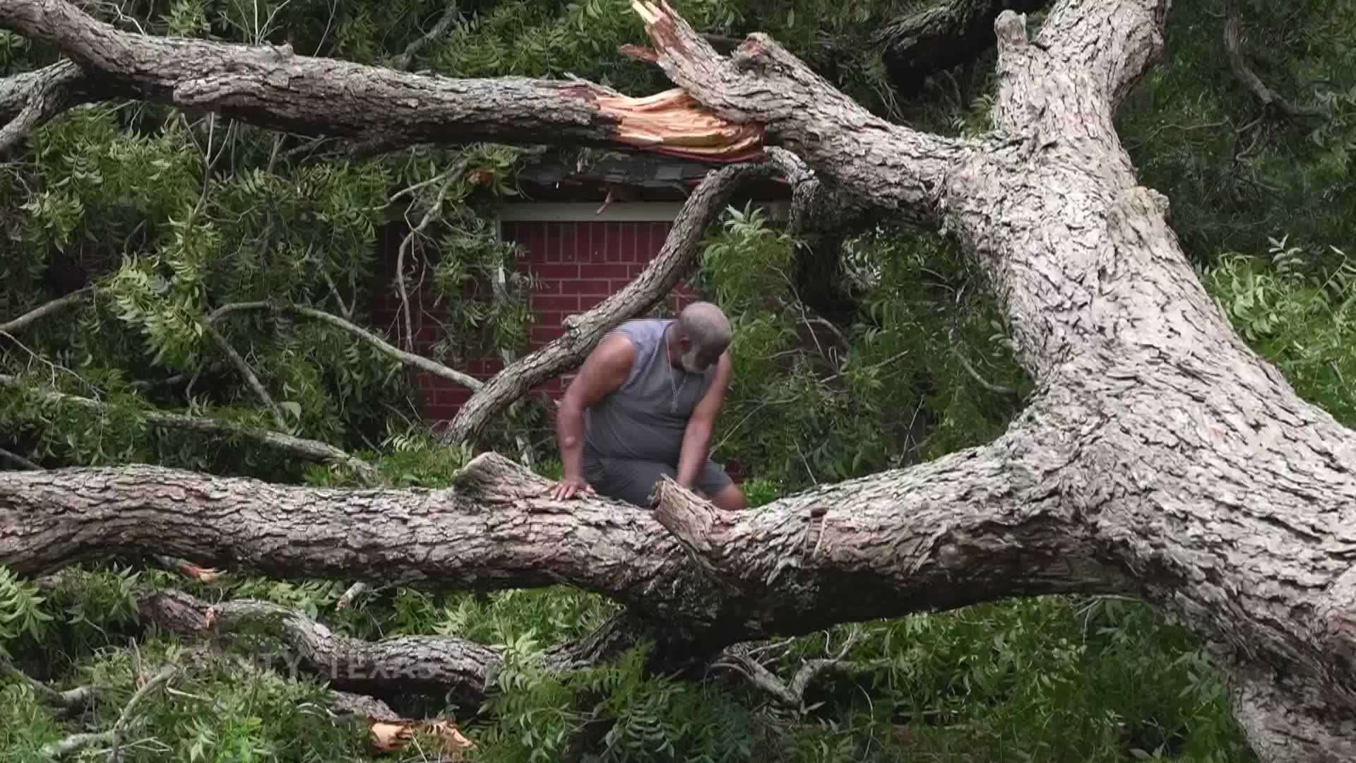 Cleanup begins in Bay City after Hurricane Beryl – CW39 Houston
