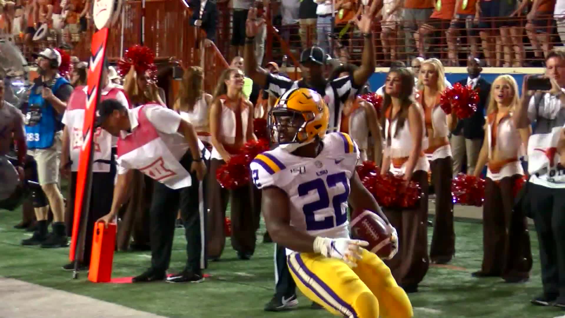 ‘Horns down’ sign will not be penalized in SEC – CW39 Houston